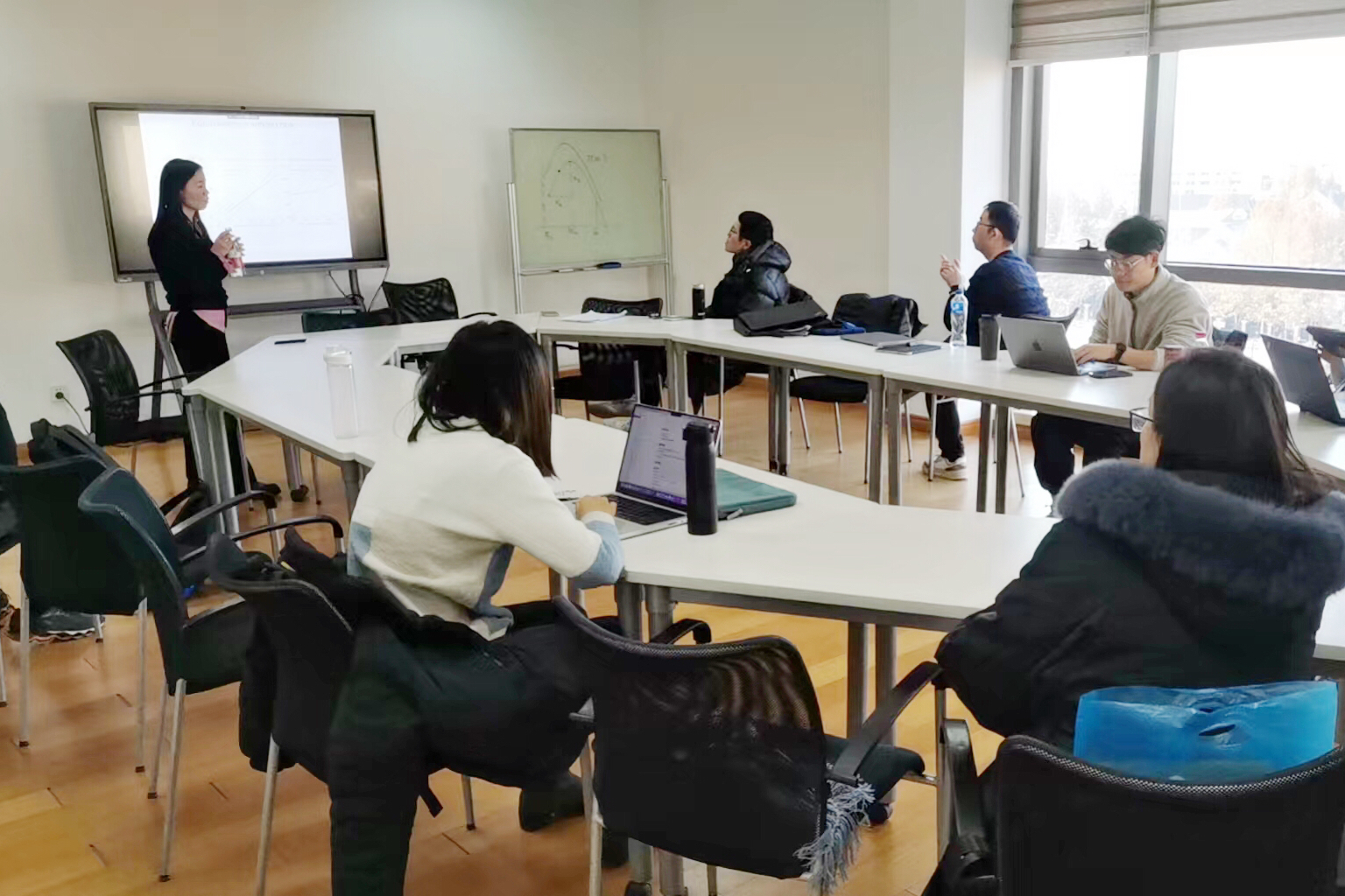 【现代经济学系列讲座第669期】Liyan Shi：Too Much, Too Soon, for Too Long: The ...